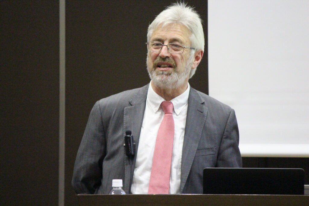 The 5th I²CNER Seminar Series took place:Prof. John Andrews (2018.11.7 ...